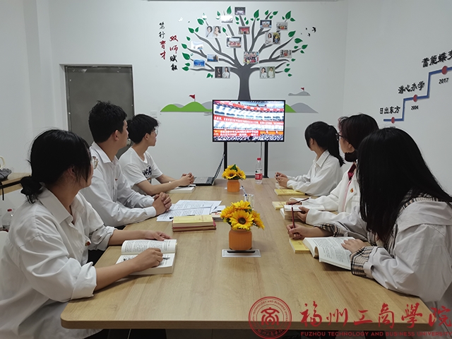 对标榜样 汲取力量丨管理学院学生第七党支部组织开展向万步炎同志学习会 党建思政 福州工商学院 管理学院